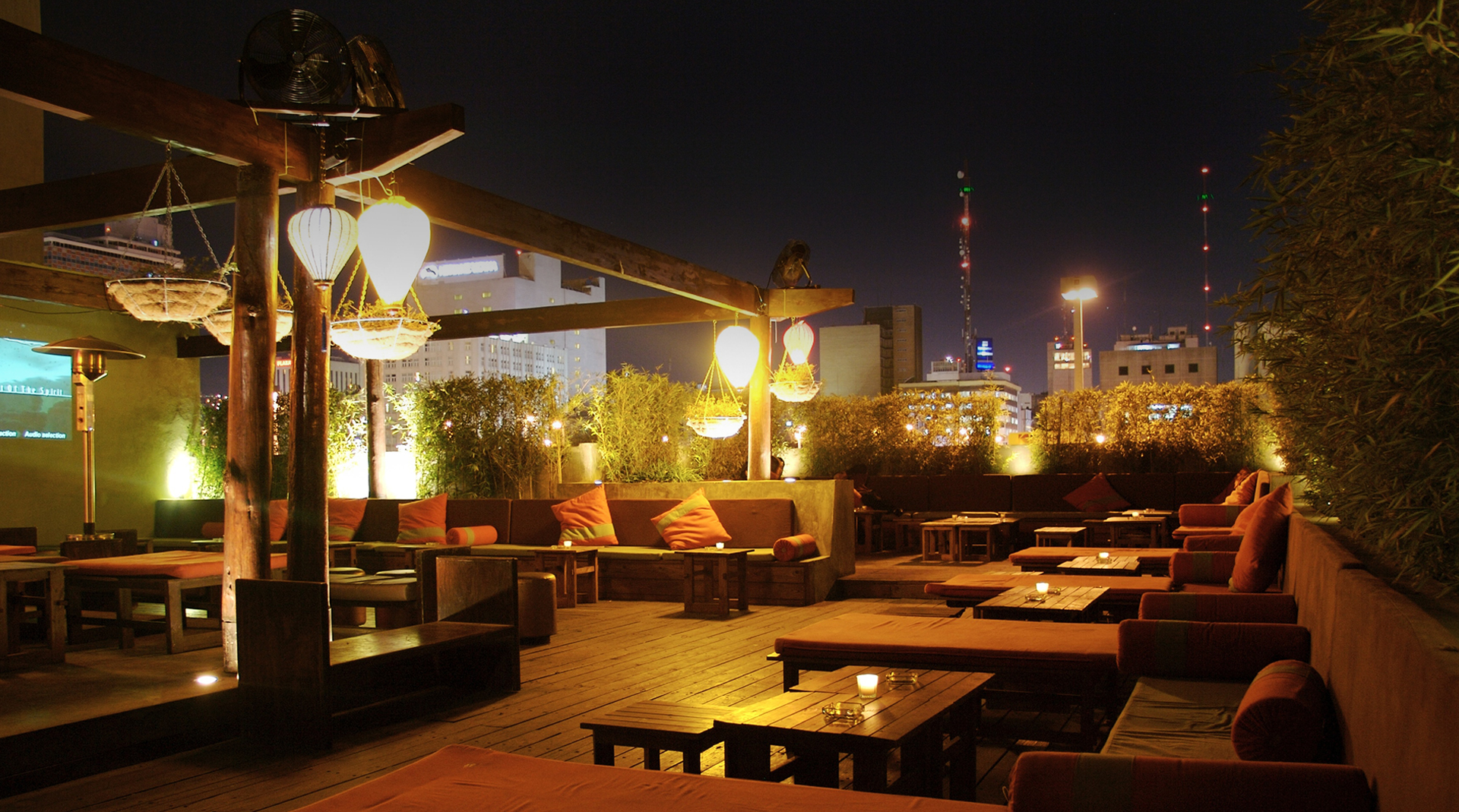 3 Reasons to Visit Canopy Pool Bar: Noida's Hidden Rooftop Gem